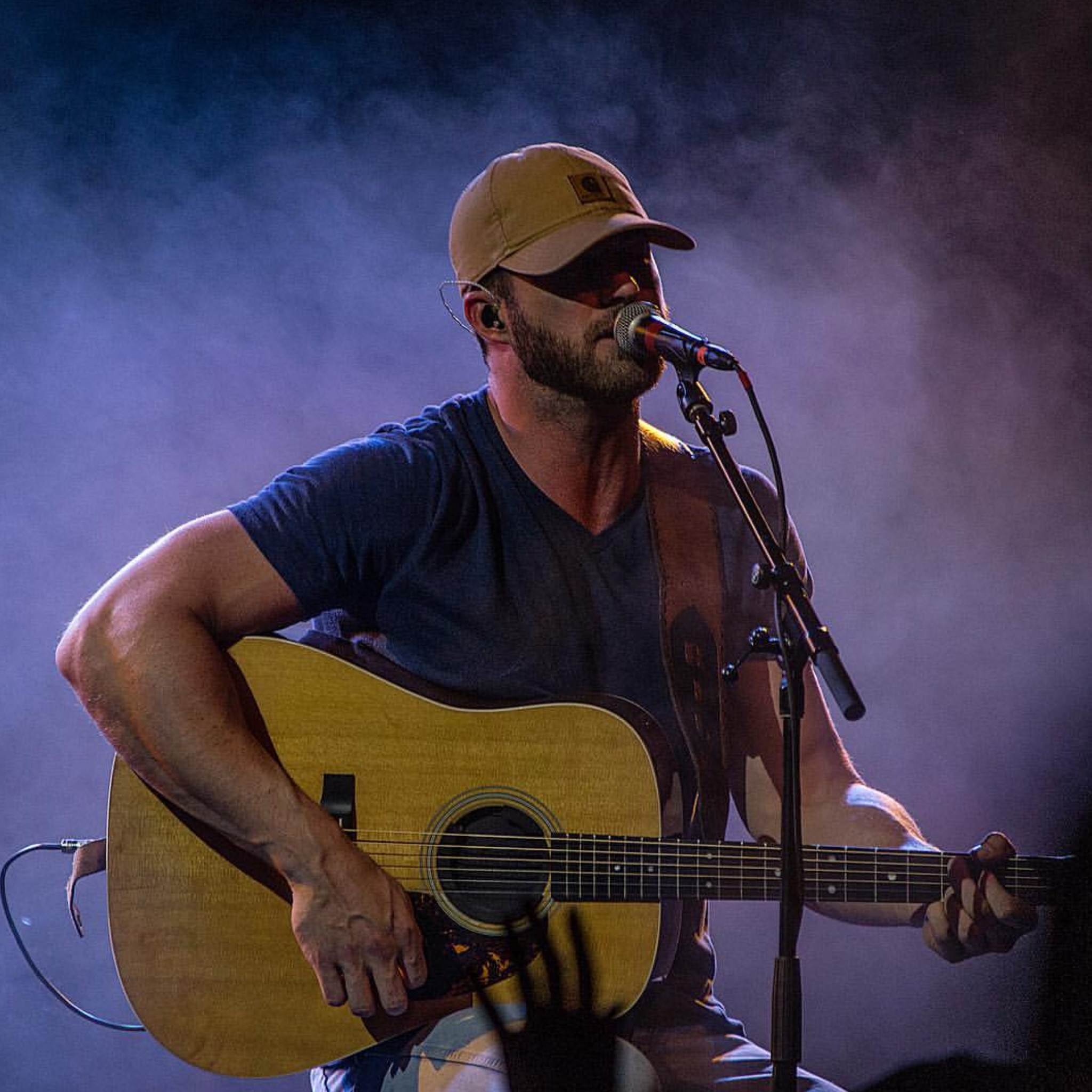 I am ALL IN on Riley Green and here are 5 reasons why you should be too ...