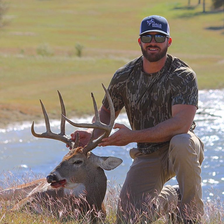 I am ALL IN on Riley Green and here are 5 reasons why you should be too ...