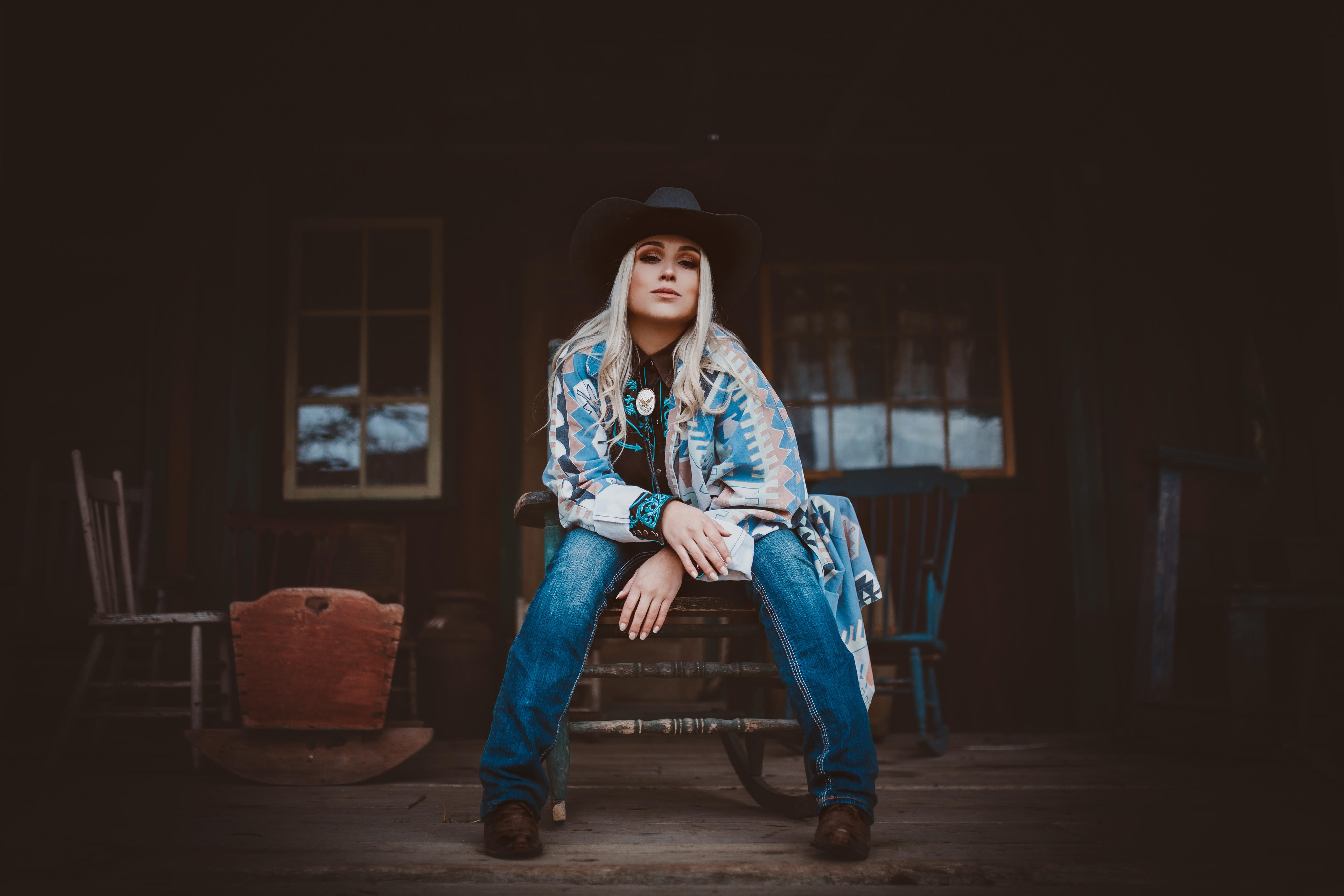 Canadian Country Artist Royale Lynn shares the small town to music city ...