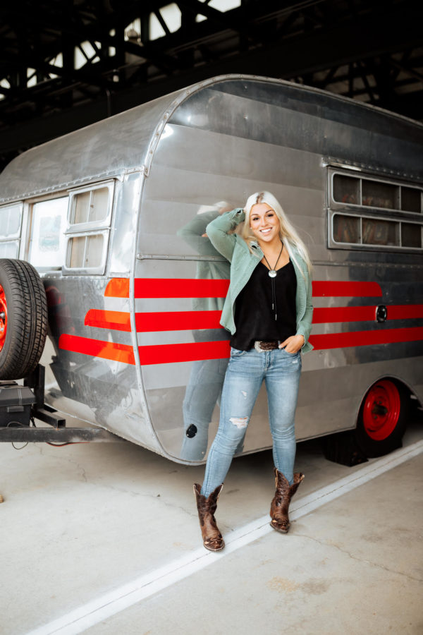 Canadian Country Artist Royale Lynn shares the small town to music city ...
