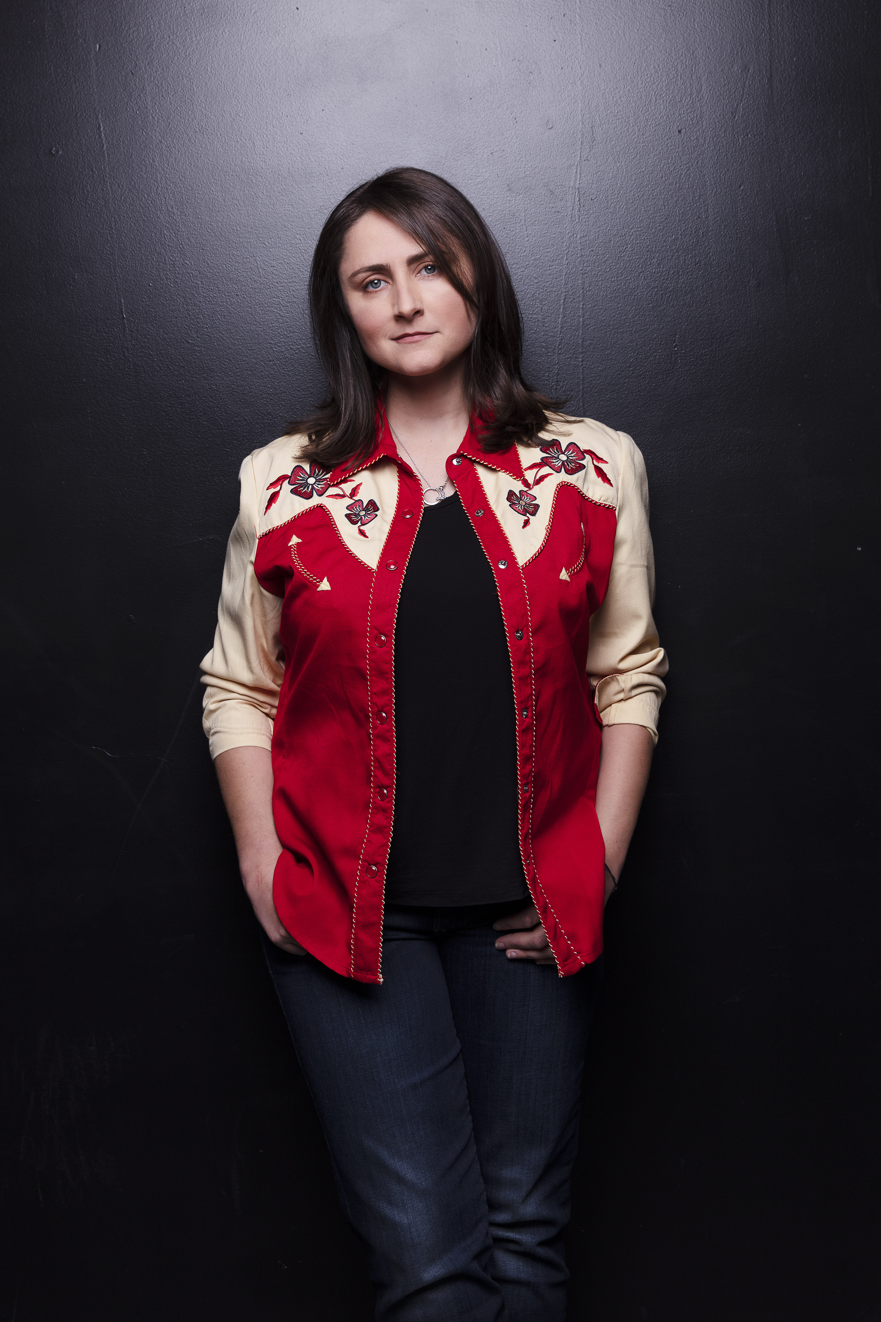 Authentic to her roots, Erin Enderlin tells her tale in three-quarter ...