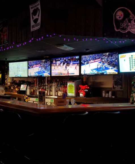 Squeek’s Bar and Grill – Pickerington, Ohio – Raised Rowdy