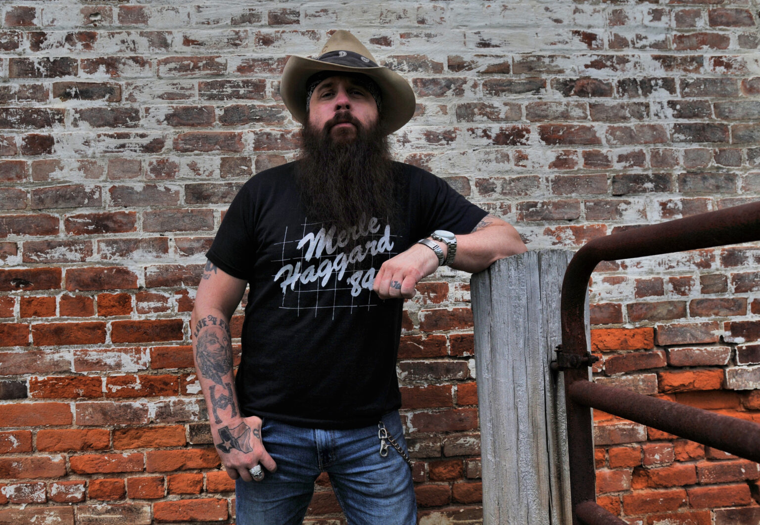 EXCLUSIVE PREMIERE: Dallas Moore’s New Album ‘The Rain’ – Raised Rowdy
